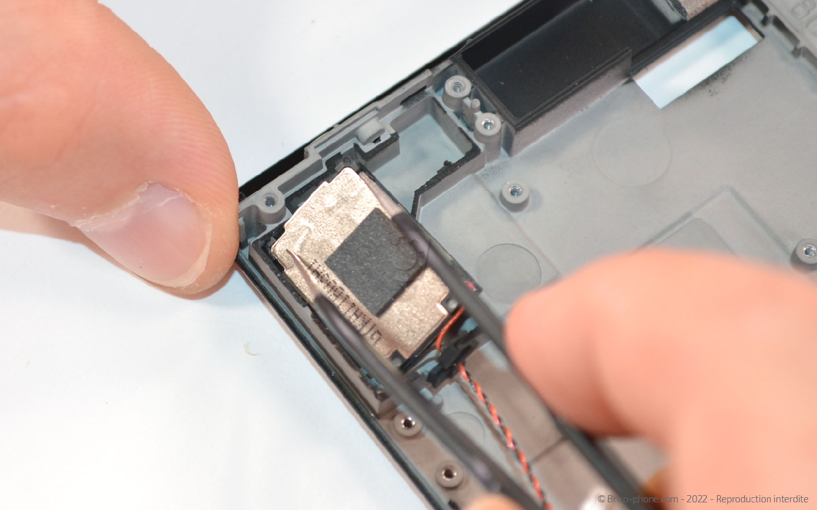 Comment réparer sa Nintendo Switch Oled grâce à ce tutoriel créé par ...