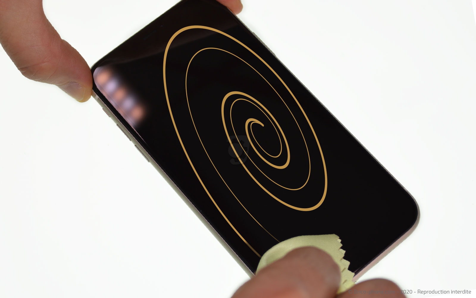 Guide pour poser correctement une protection en hydrogel sur un écran